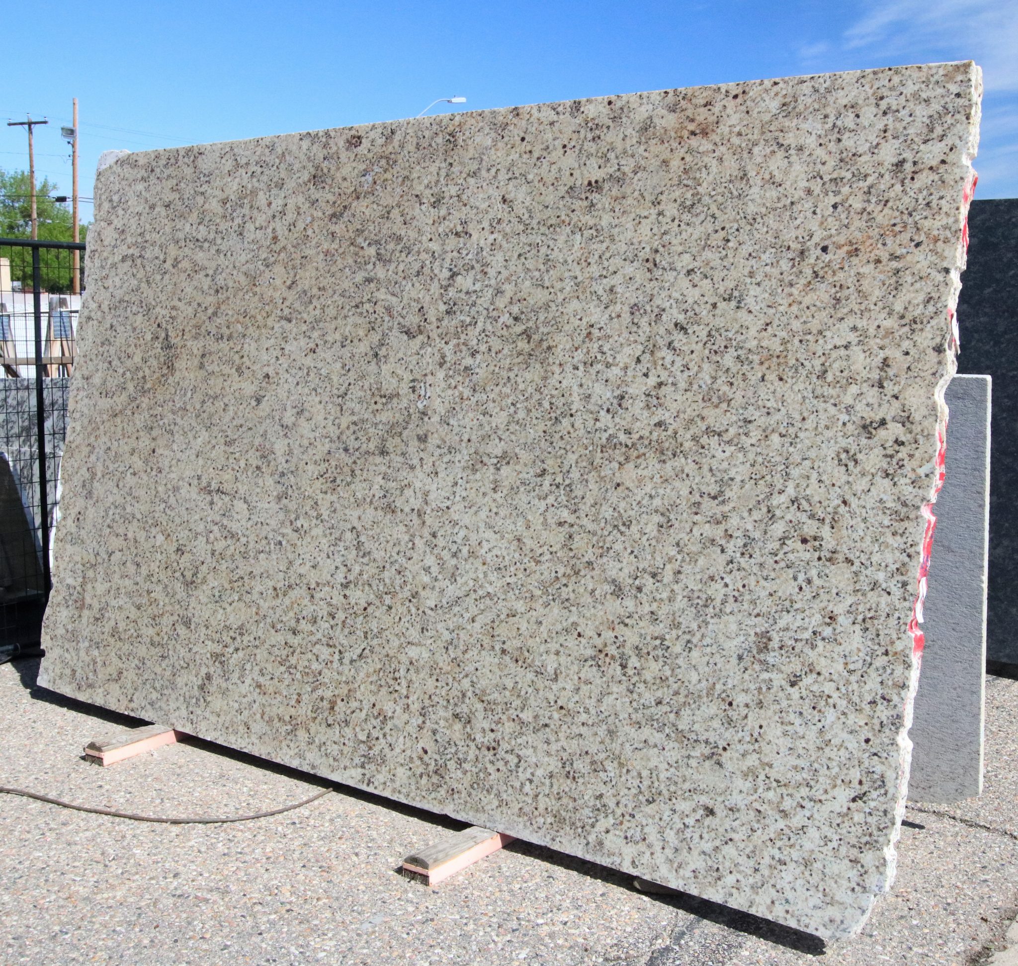 Granite Santana - HMKS Slab Yard